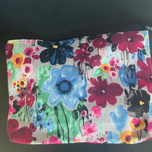 thirty-one | Bags | Thirtyone Large Watercolor Floral Zipper Pouch ...
